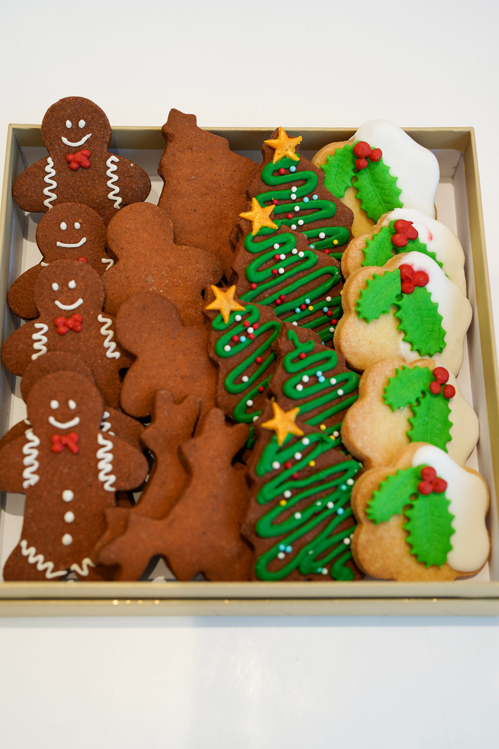 Christmas Ginger Bread Cookies Shareable Box – Pastel Cakes Dubai